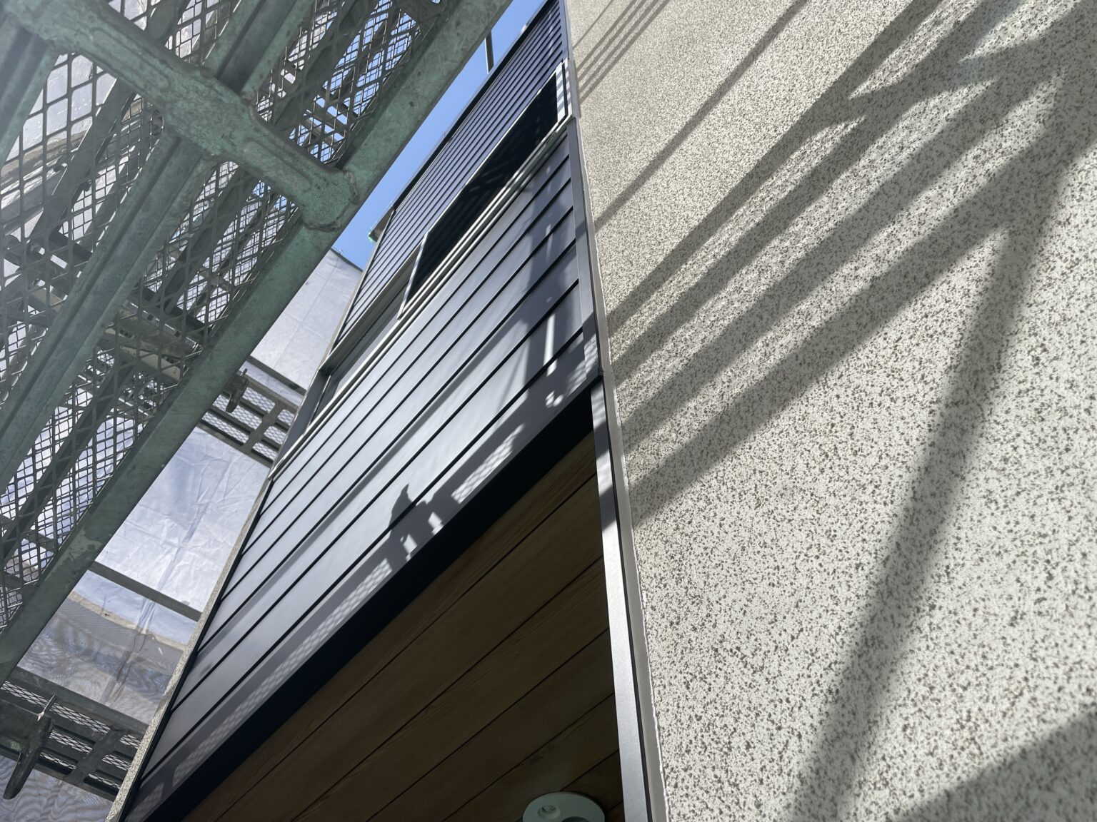 板張り外壁のメンテナンス - leco paint｜神戸市西区・明石市に特化した地域密着型の塗装店